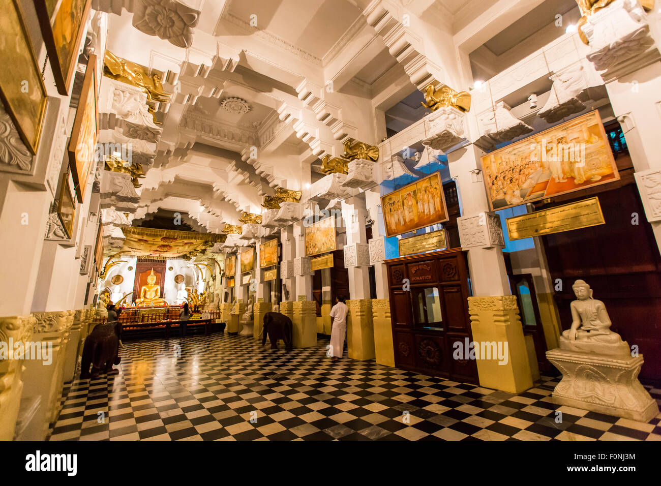 Sri Lanka Dalada Maligawa Stock Photo - Alamy