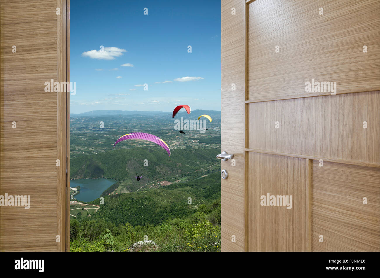 Open door and opportunity hi-res stock photography and images - Alamy