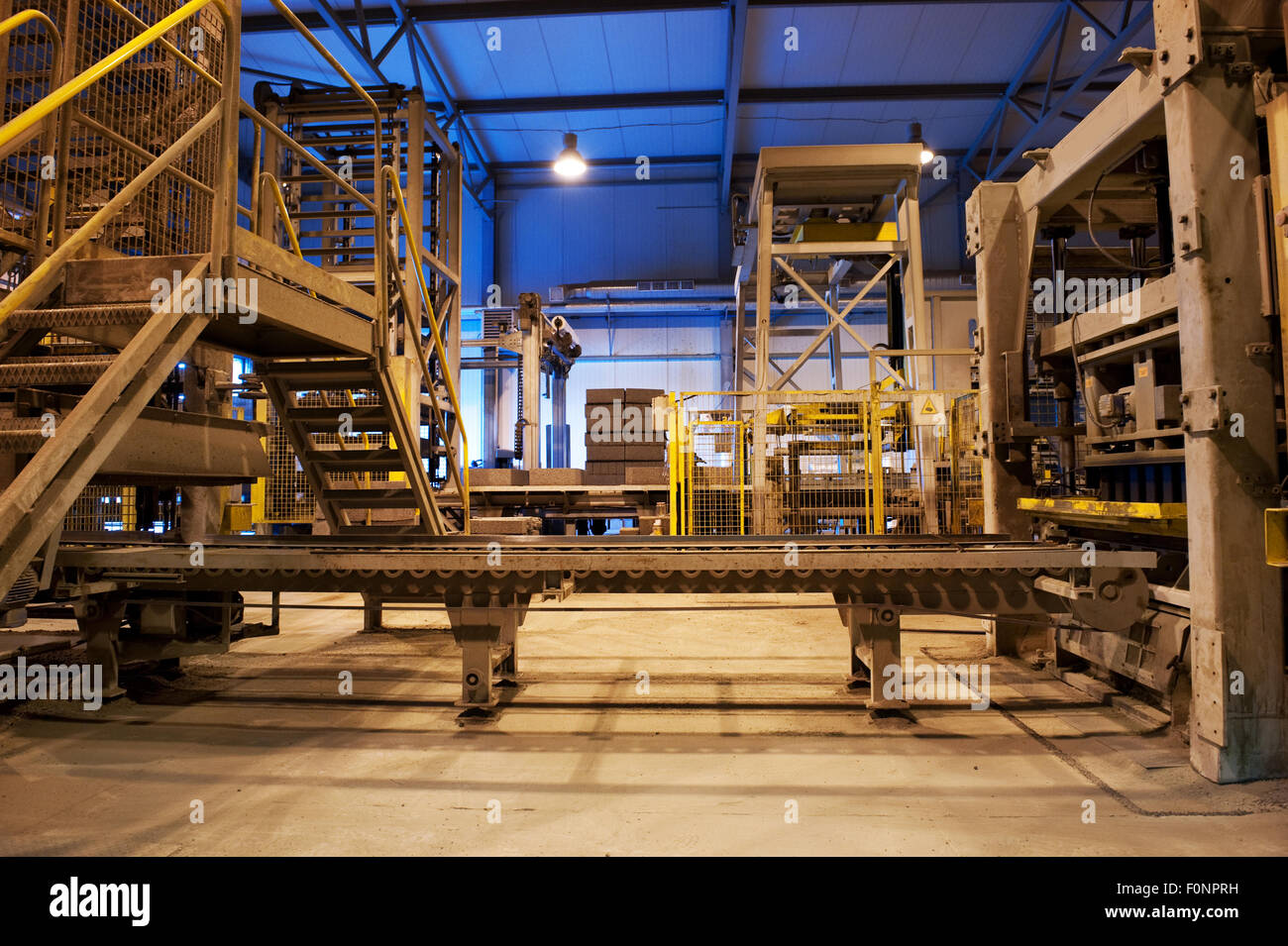 Aggregate factory hi-res stock photography and images - Alamy