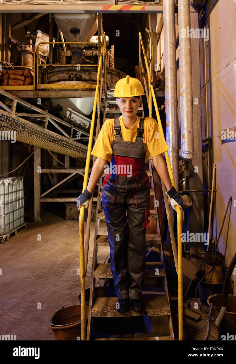 Female labour force hi-res stock photography and images - Alamy