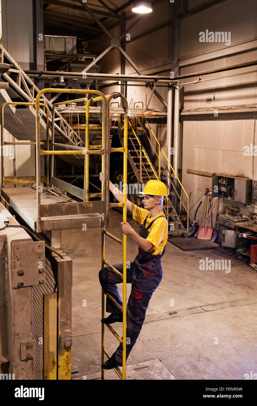 Female labour force hi-res stock photography and images - Alamy