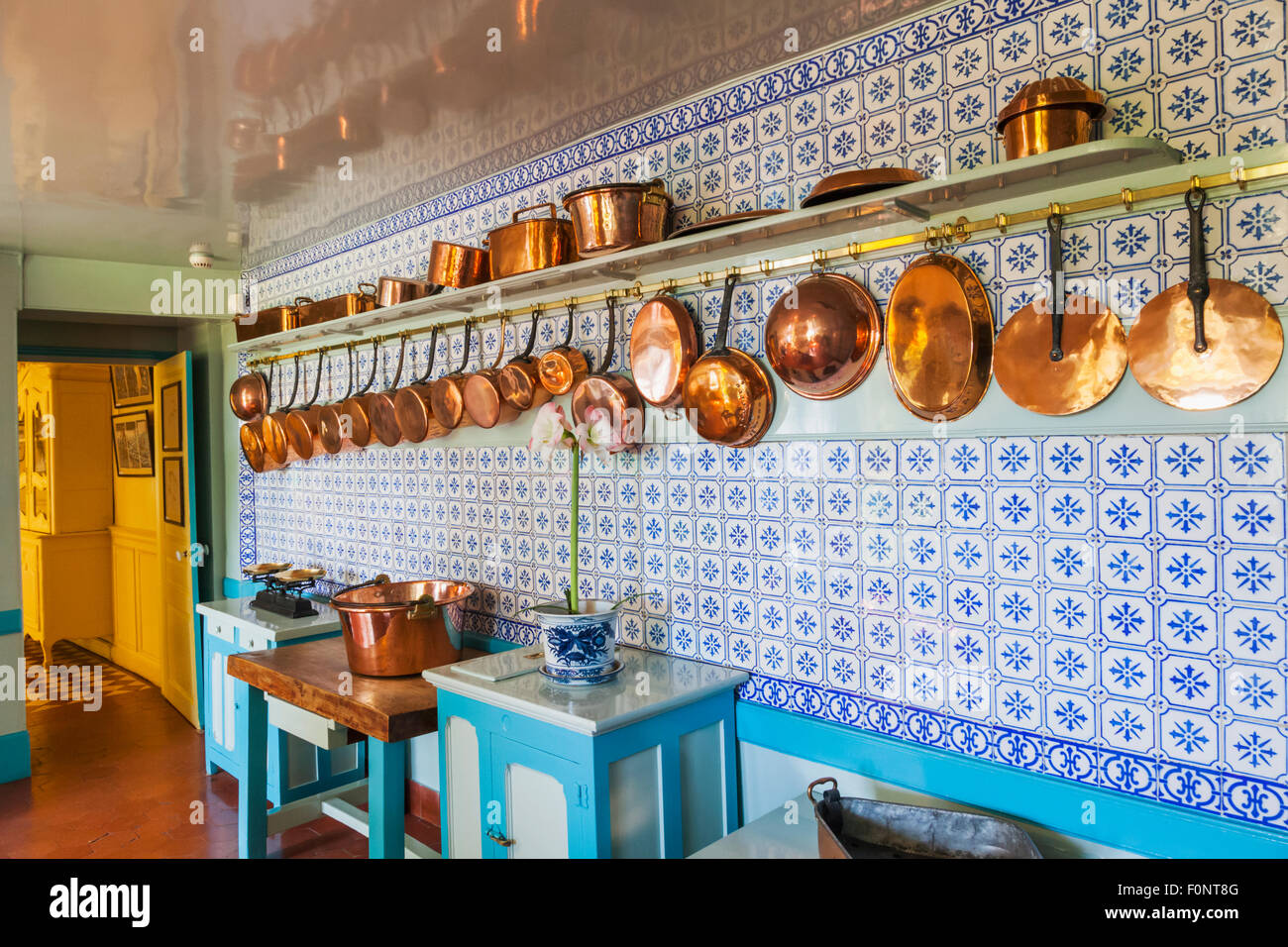 Monets kitchen hi-res stock photography and images - Alamy