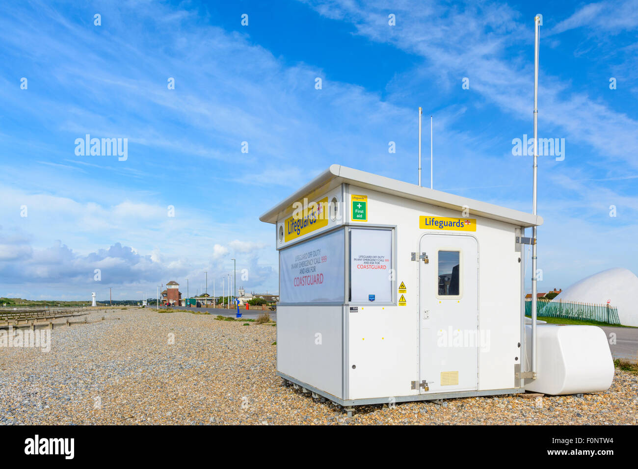 Lifeguards pod hi-res stock photography and images - Alamy