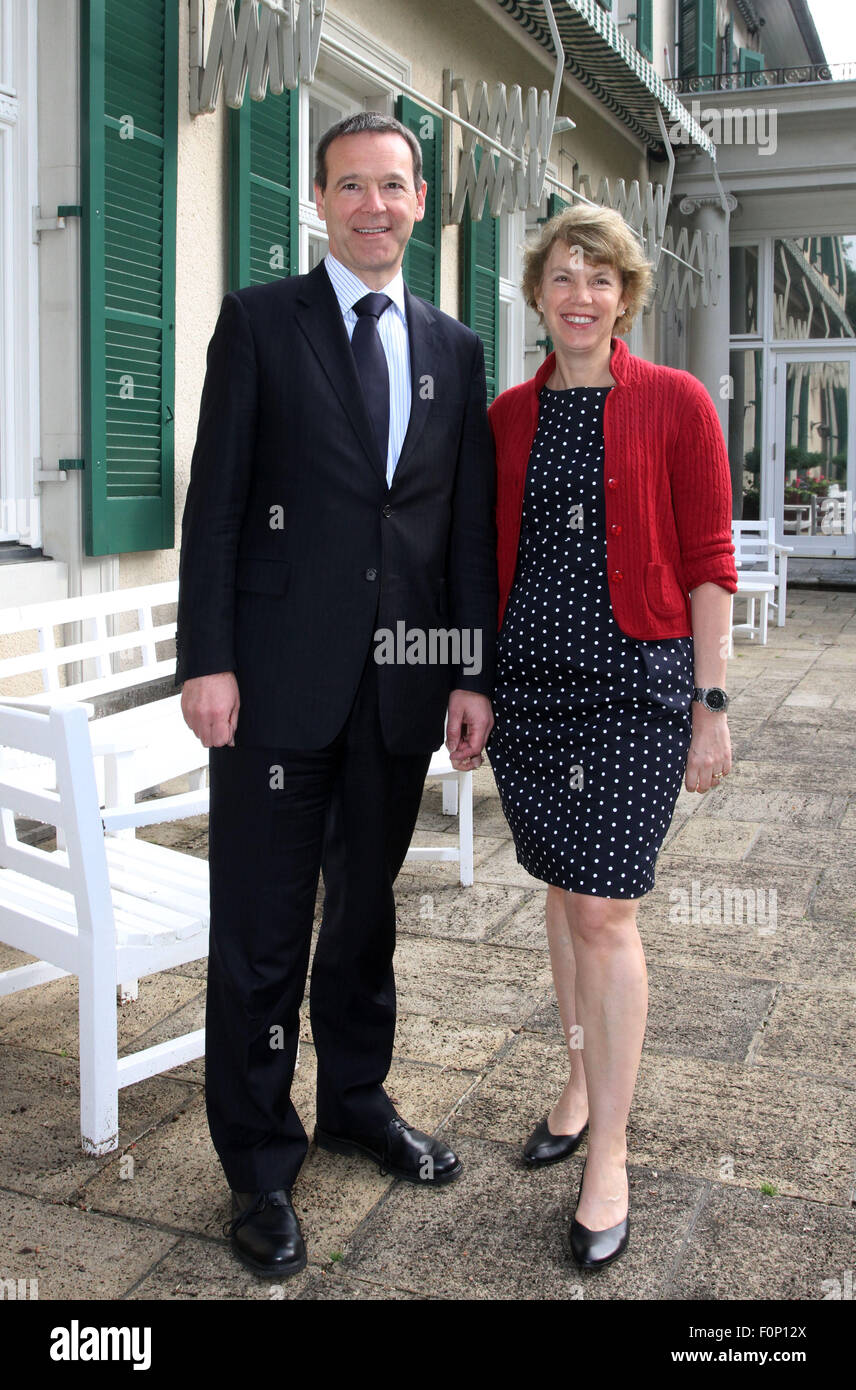 The British ambassador informs the press about the upcoming visit of ...