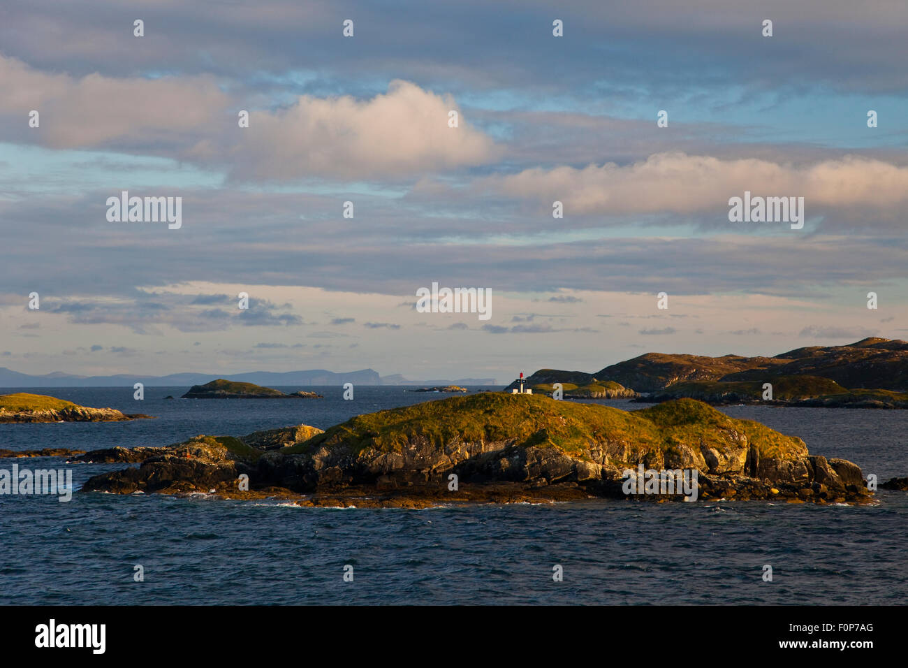 East Loch Tarbert coastal landscape, Harris, Outer Hebrides, Scotland ...