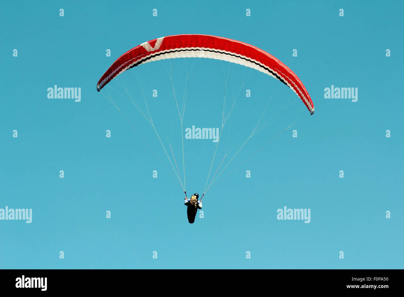 Flying paraglide hi-res stock photography and images - Alamy