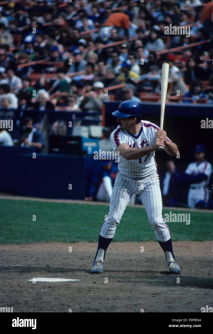 KEITH HERNANDEZ 1984.f4207.Supplied by Photos, inc. © Supplied By Globe ...