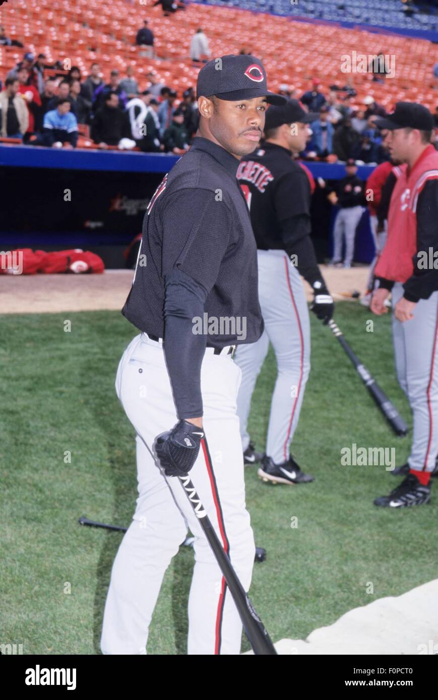 KEN GRIFFEY JR. at Met's Game Shea Stadium New York 2000.k18632jbb ...