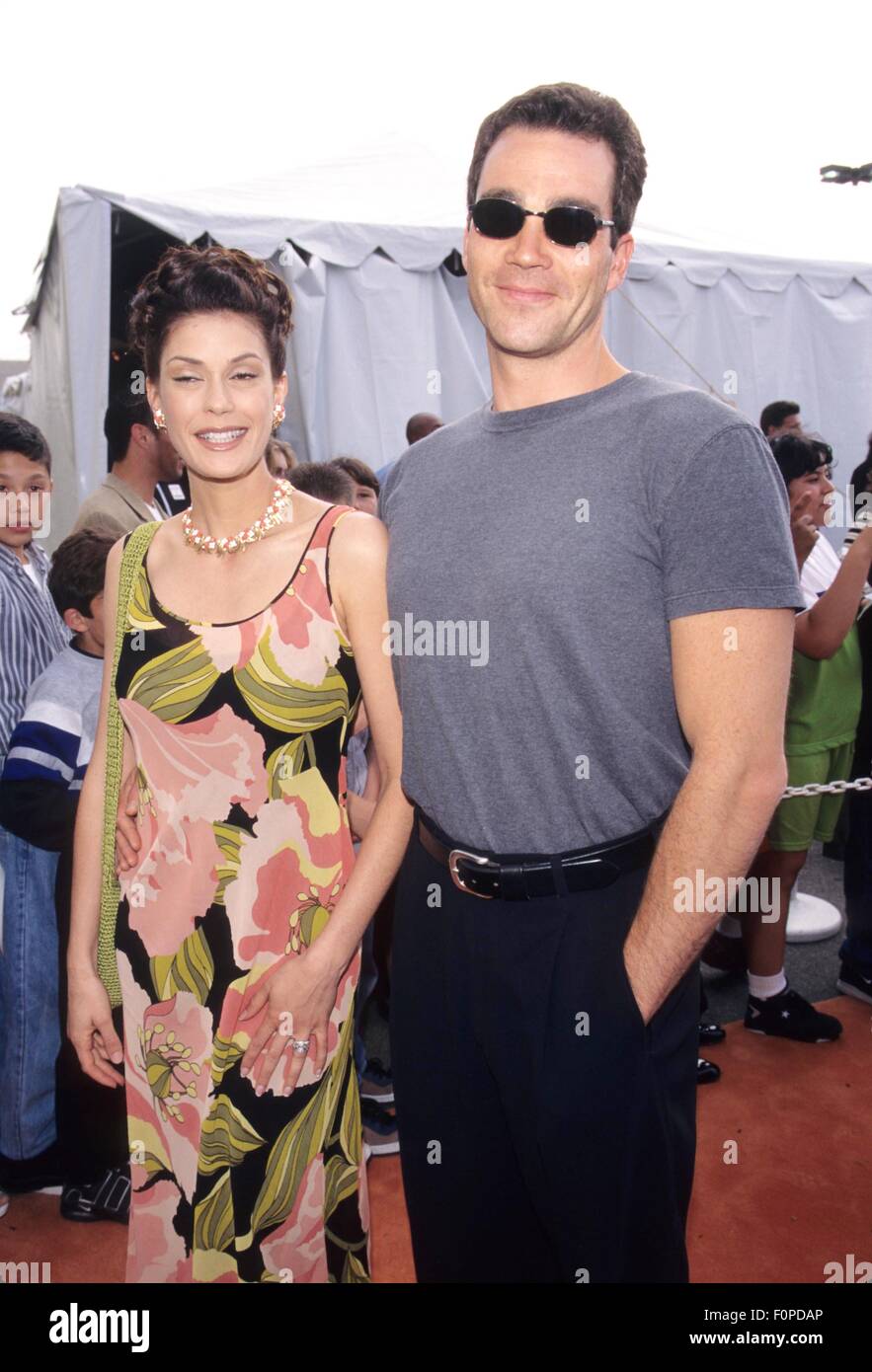TERI HATCHER with Jon Tenney at the 10th annual Nickeldeon Kids Choice ...