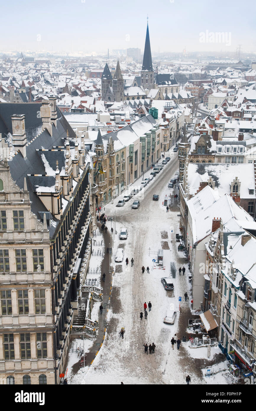 Medieval snow covered houses winter hi-res stock photography and images ...