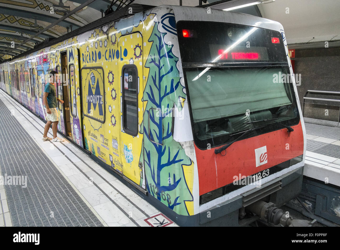 Local train services and underground train stations in Barcelona ...