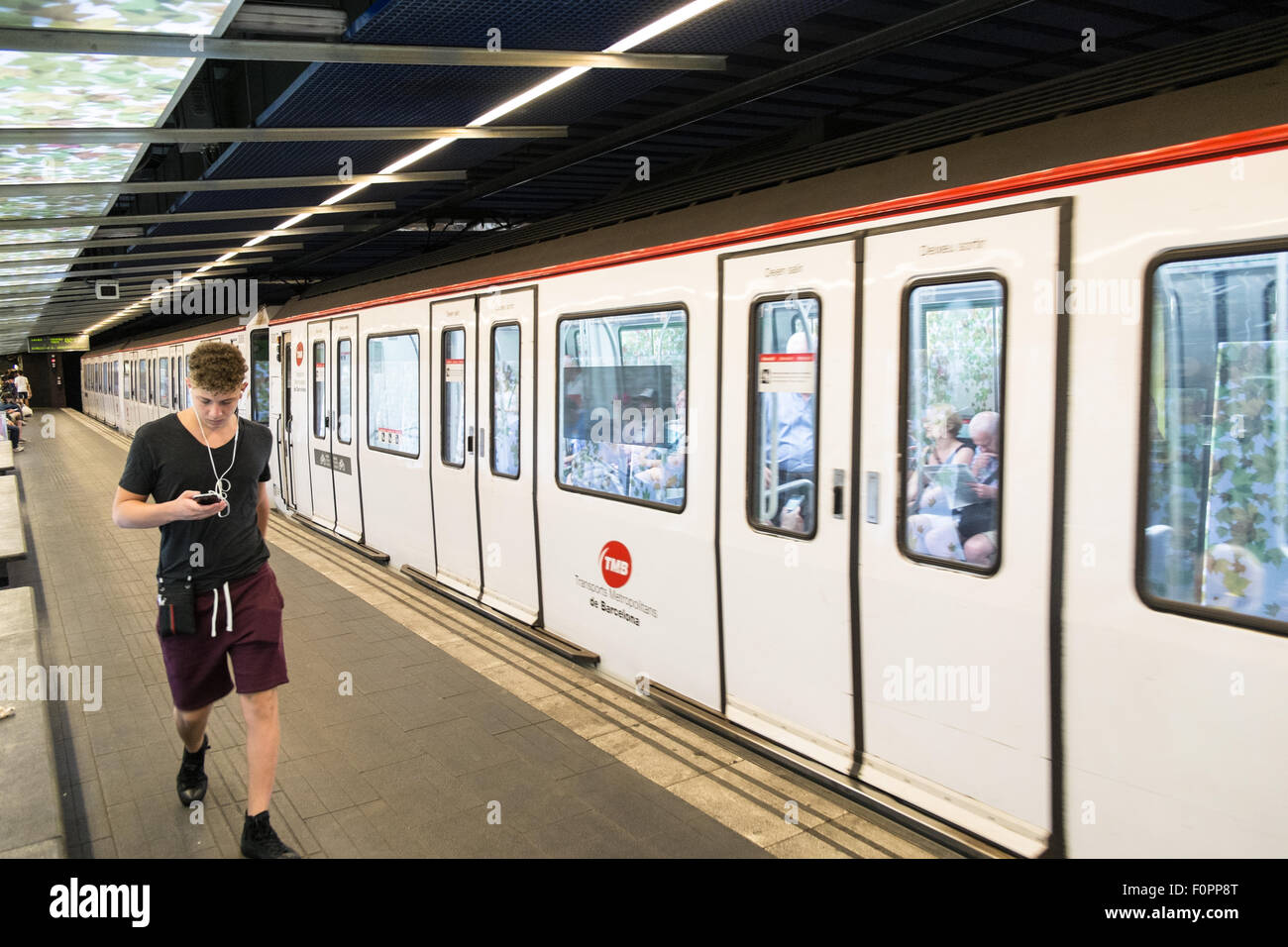 Local train services and underground train stations in Barcelona ...