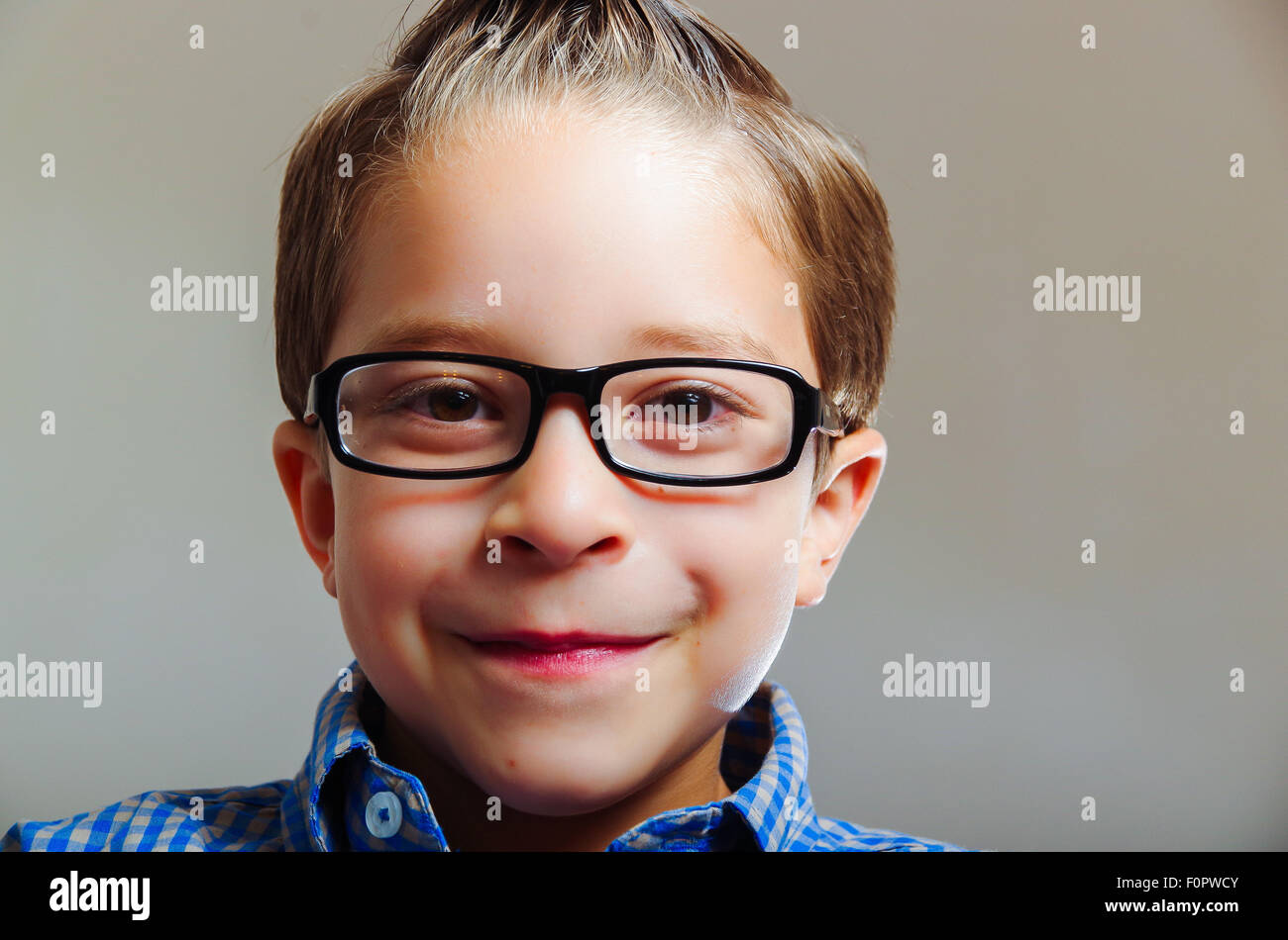 Black child wearing glasses hi-res stock photography and images - Alamy