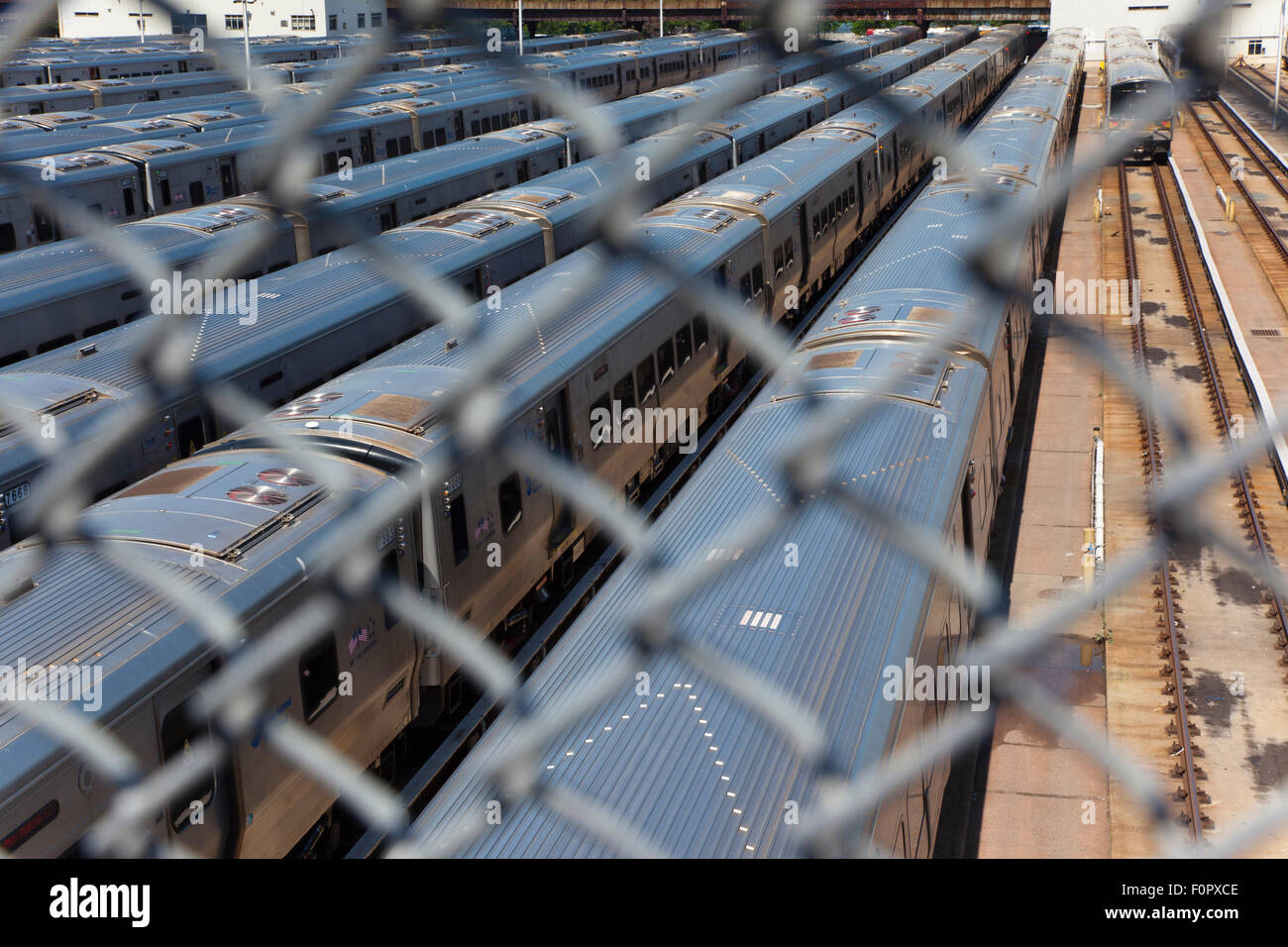 Manhattan trains hi-res stock photography and images - Alamy