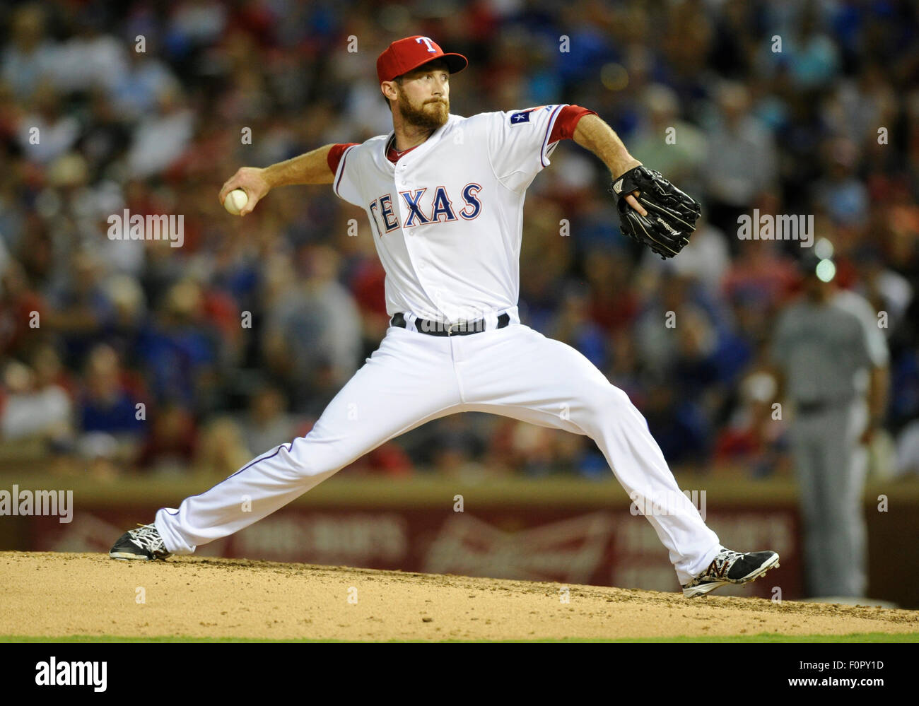 AUG 18, 2015: Texas Rangers relief pitcher Spencer Patton #44 during an ...
