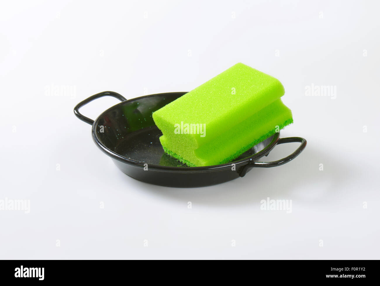 Green sponge hi-res stock photography and images - Alamy