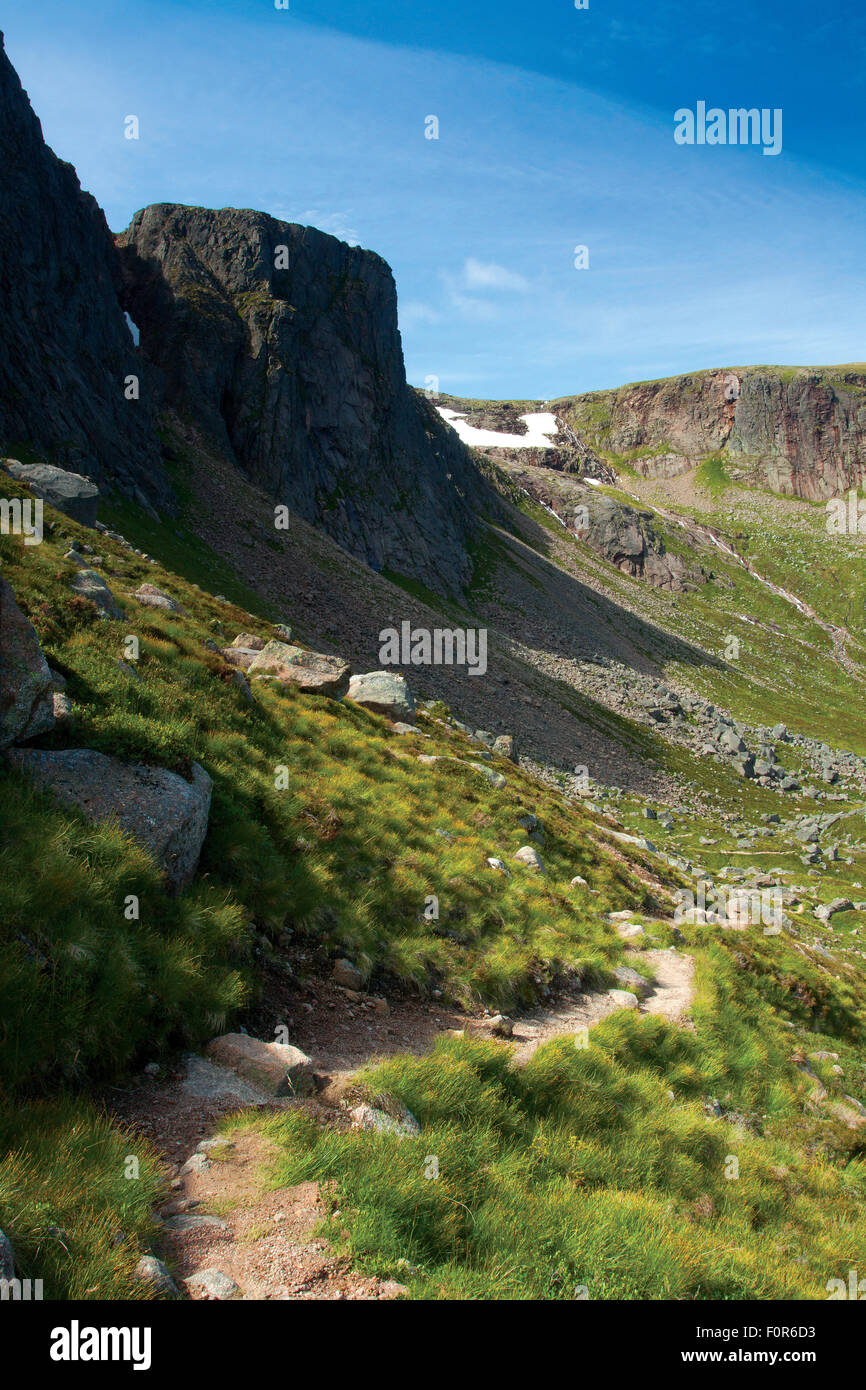 Shelter Stone Crag, the Loch Avon Basin, Cairngorm National Park ...