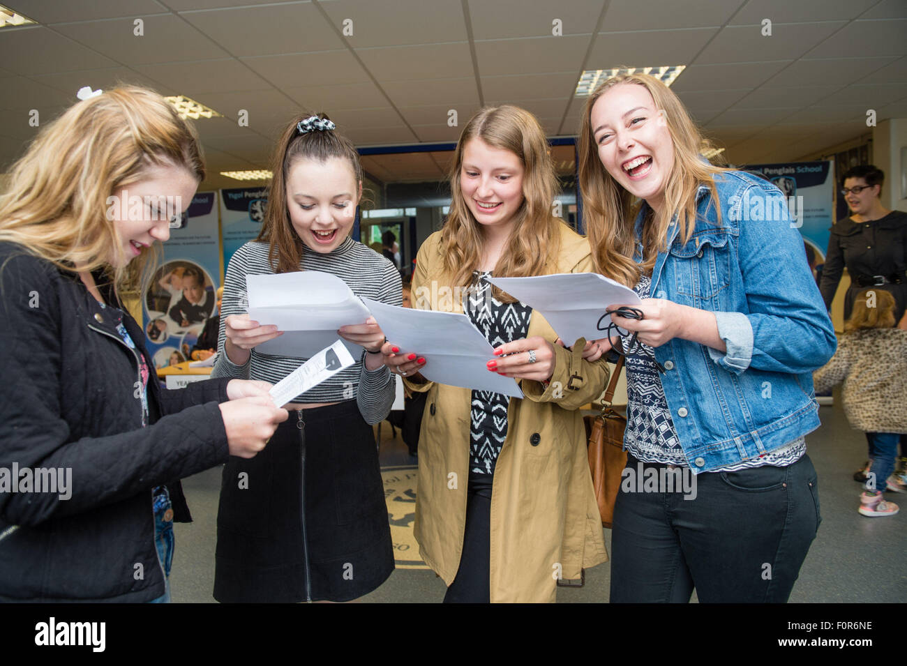 Aberystwyth Wales UK, Thursday 20 August 2015 Year 11 teenage students ...