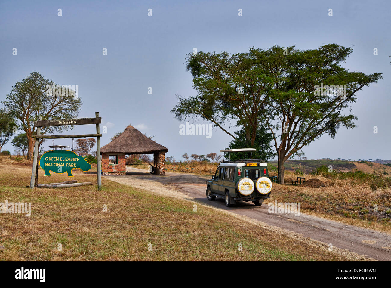 entrance gate Ishasha Sector, Queen Elizabeth National Park, Uganda ...