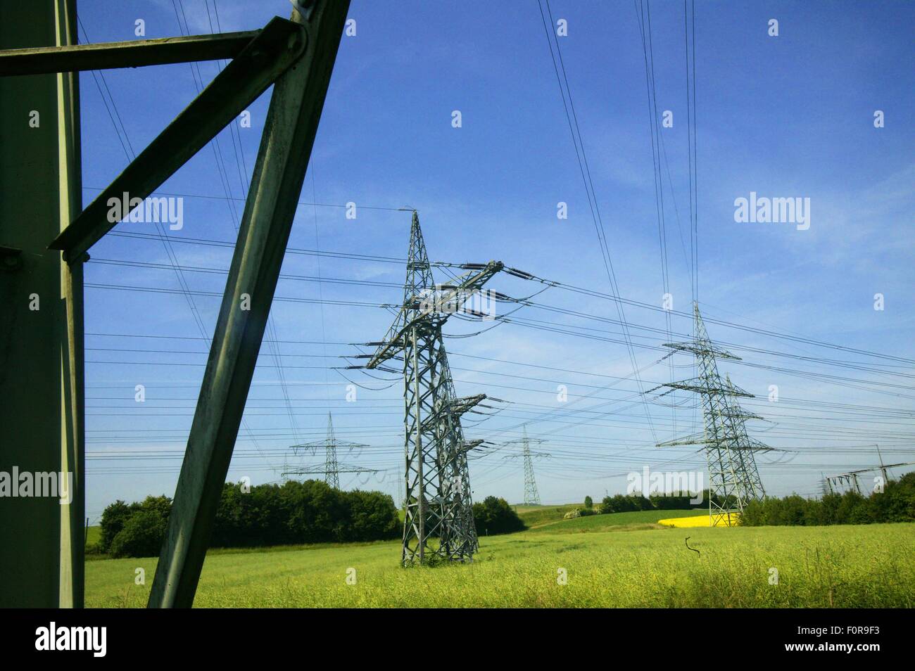 Overhead cable, Strommast Stock Photo - Alamy
