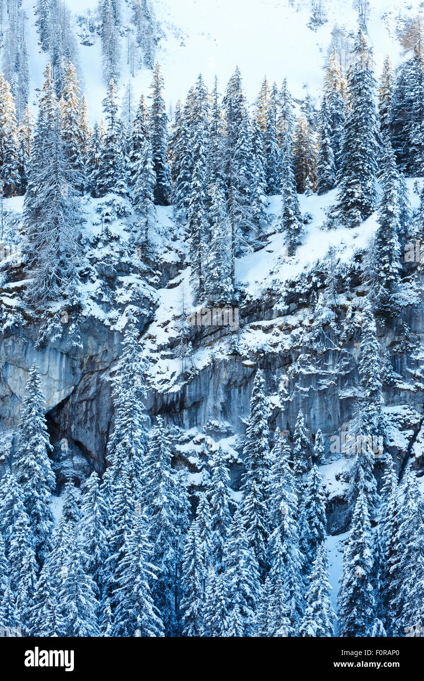 Mountain cliff hi-res stock photography and images - Alamy