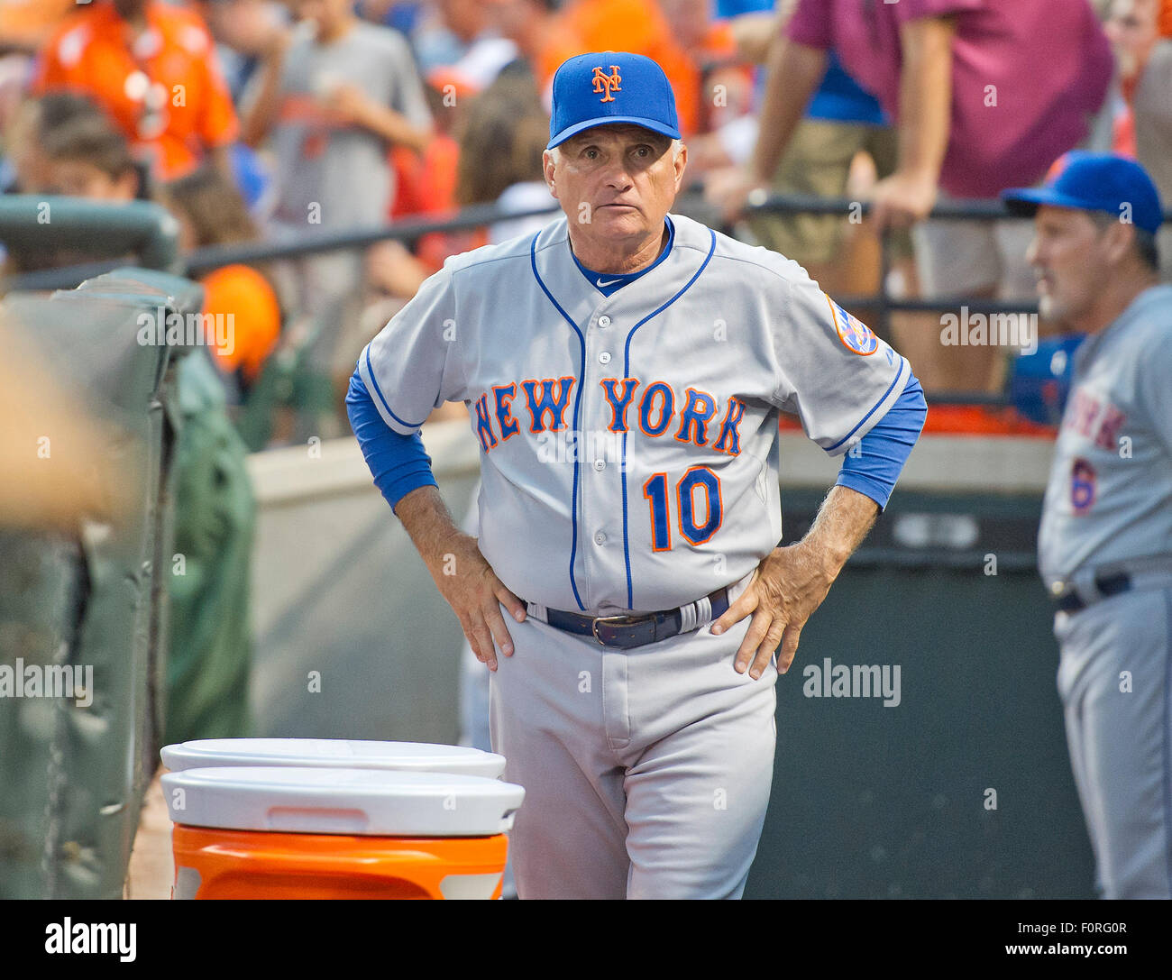 New York Mets manager Terry Collins (10) paces in the dugout prior to ...