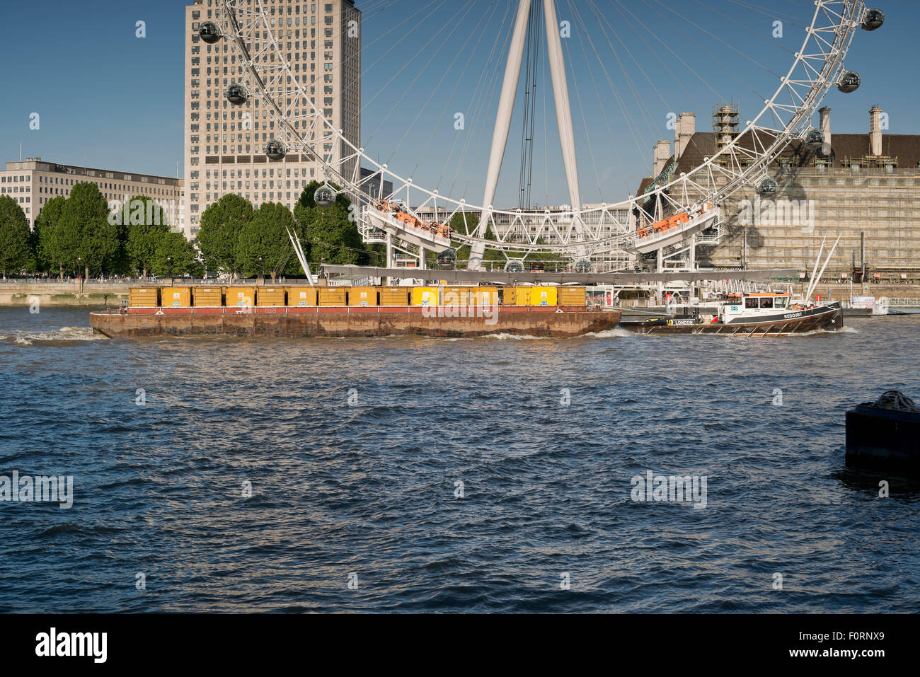 London waste barges hi-res stock photography and images - Alamy