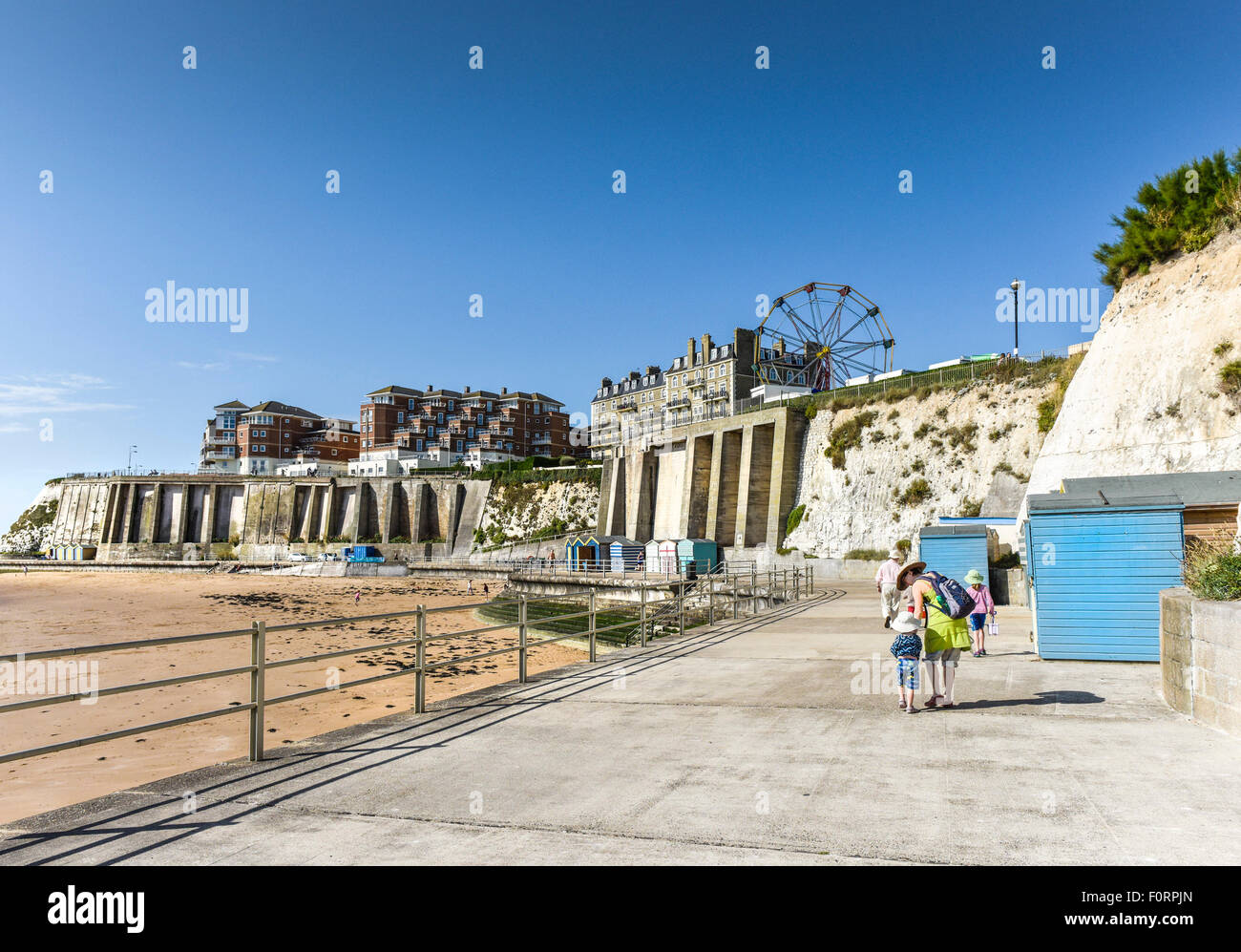 The promenade at Louisa Bay in Broadstairs, Kent Stock Photo - Alamy