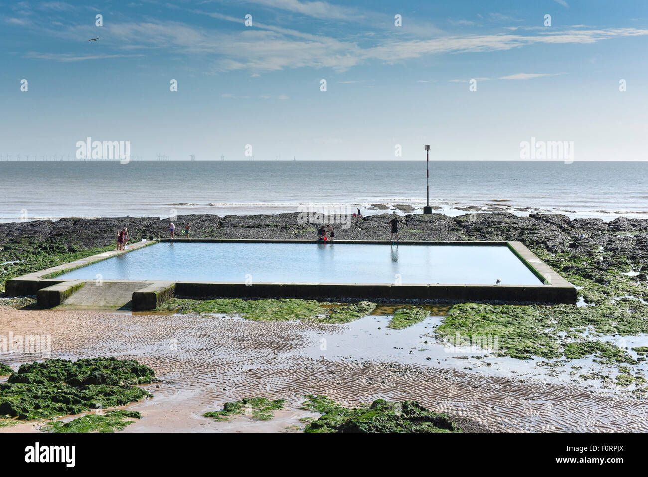 Tidal pool broadstairs hi-res stock photography and images - Alamy