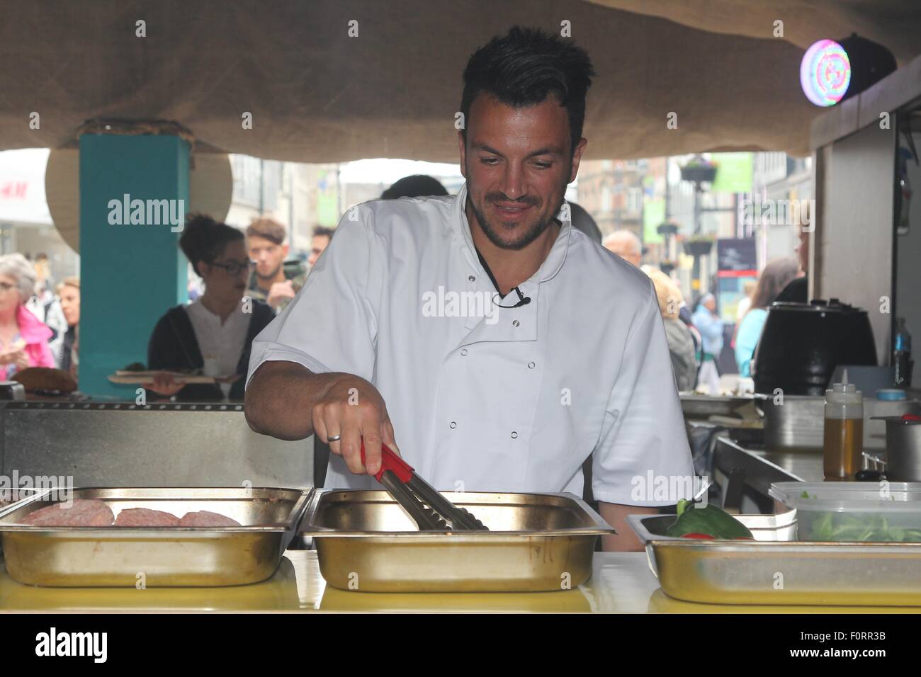 Peter Andre gives a cooking demonstration in Leeds People of Leeds ...