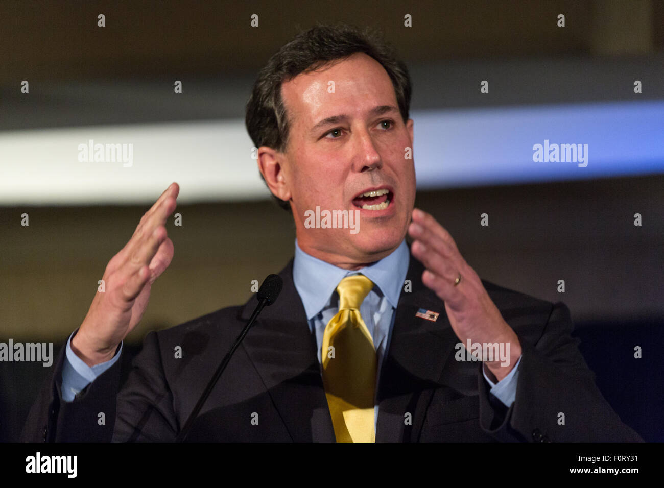 Former Senator Rick Santorum address the Republican Society Patriot ...