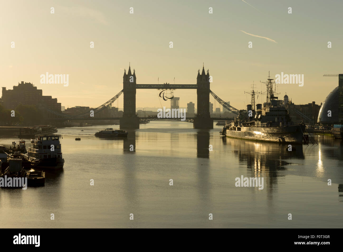 London morning skyline hi-res stock photography and images - Alamy