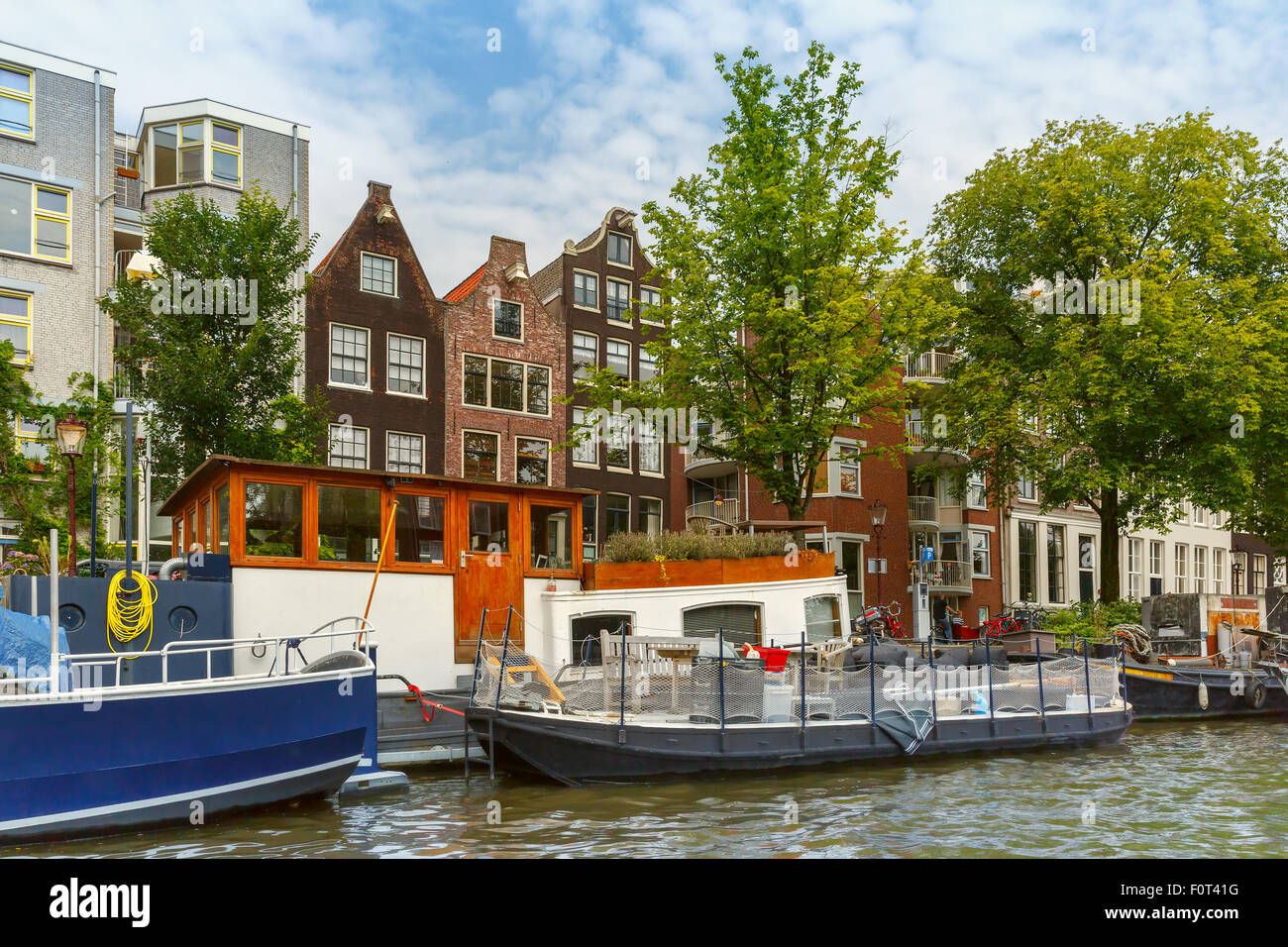 Brick house amsterdam hi-res stock photography and images - Alamy