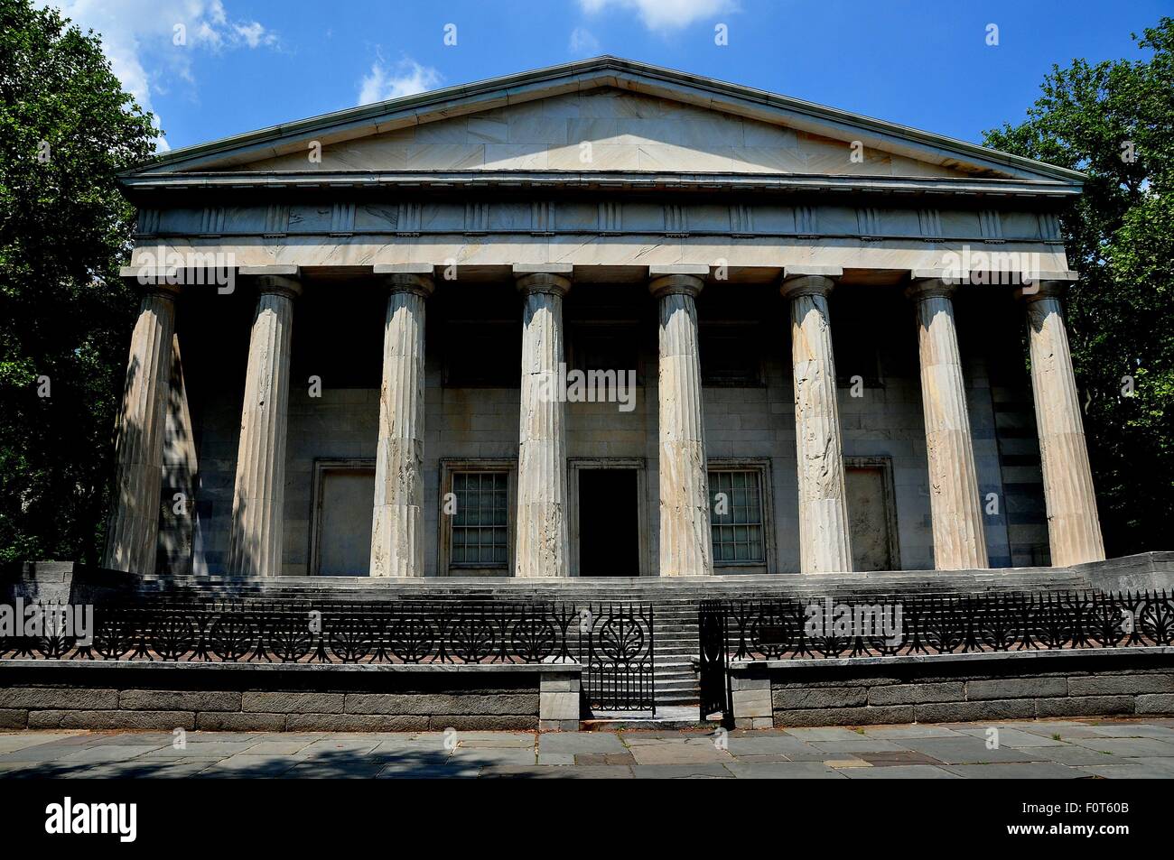 Philadelphia, Pennsylvania: Classical facade of the Second Bank of the ...