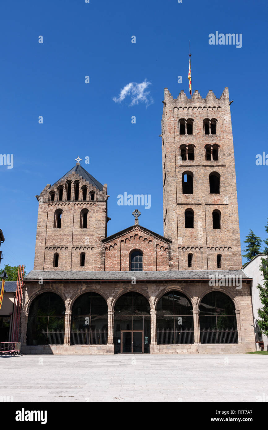 Ripoll spain monastery hi-res stock photography and images - Alamy