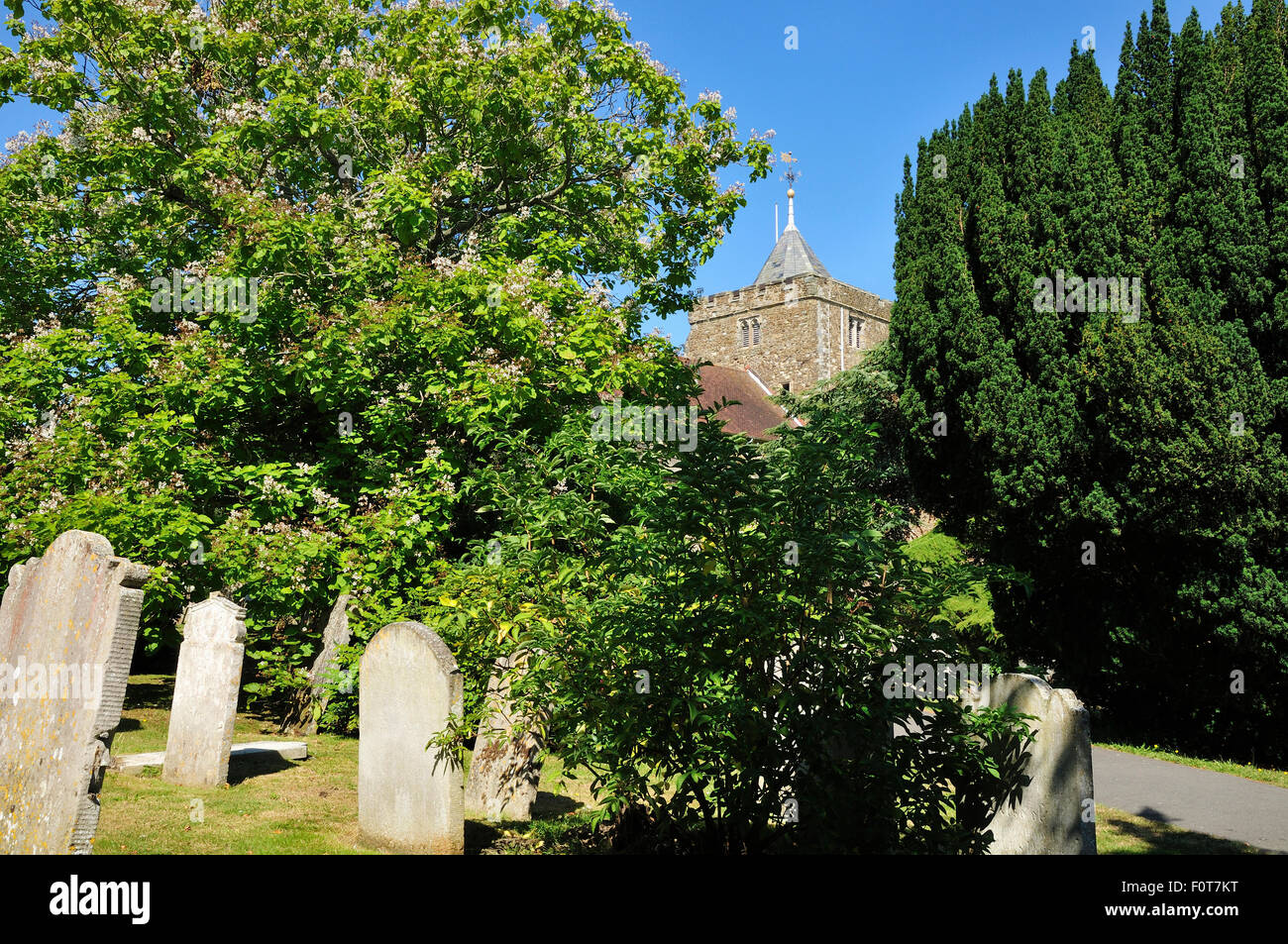 Rye church and graveyard hi-res stock photography and images - Alamy