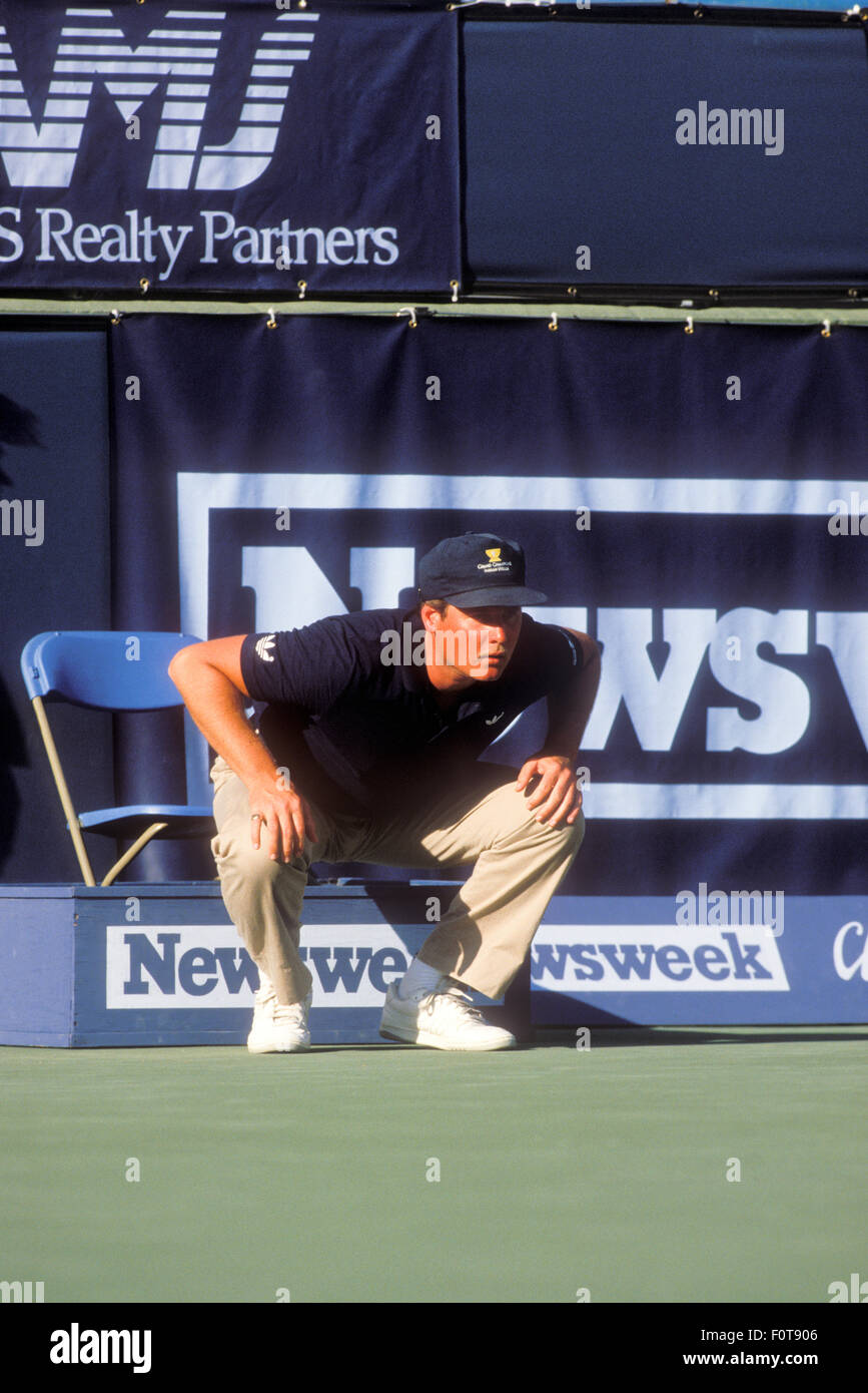 Tennis official hi-res stock photography and images - Alamy