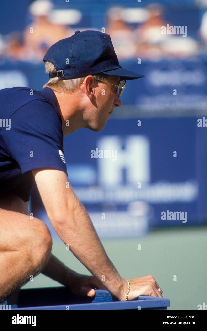 Tennis official hi-res stock photography and images - Alamy