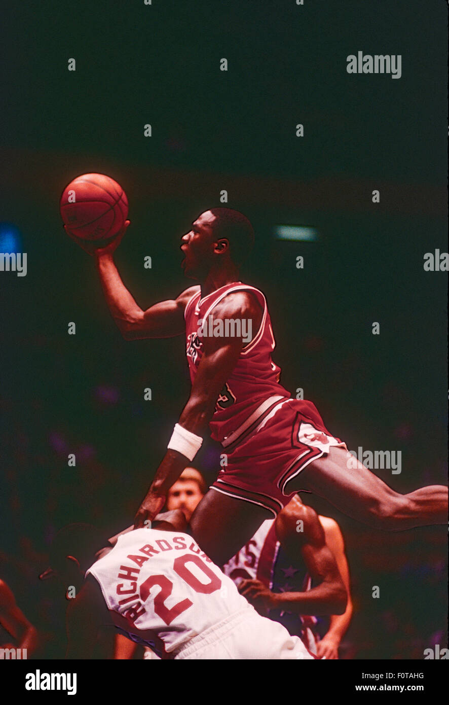 Michael jordan chicago bulls 1985 hi-res stock photography and images ...