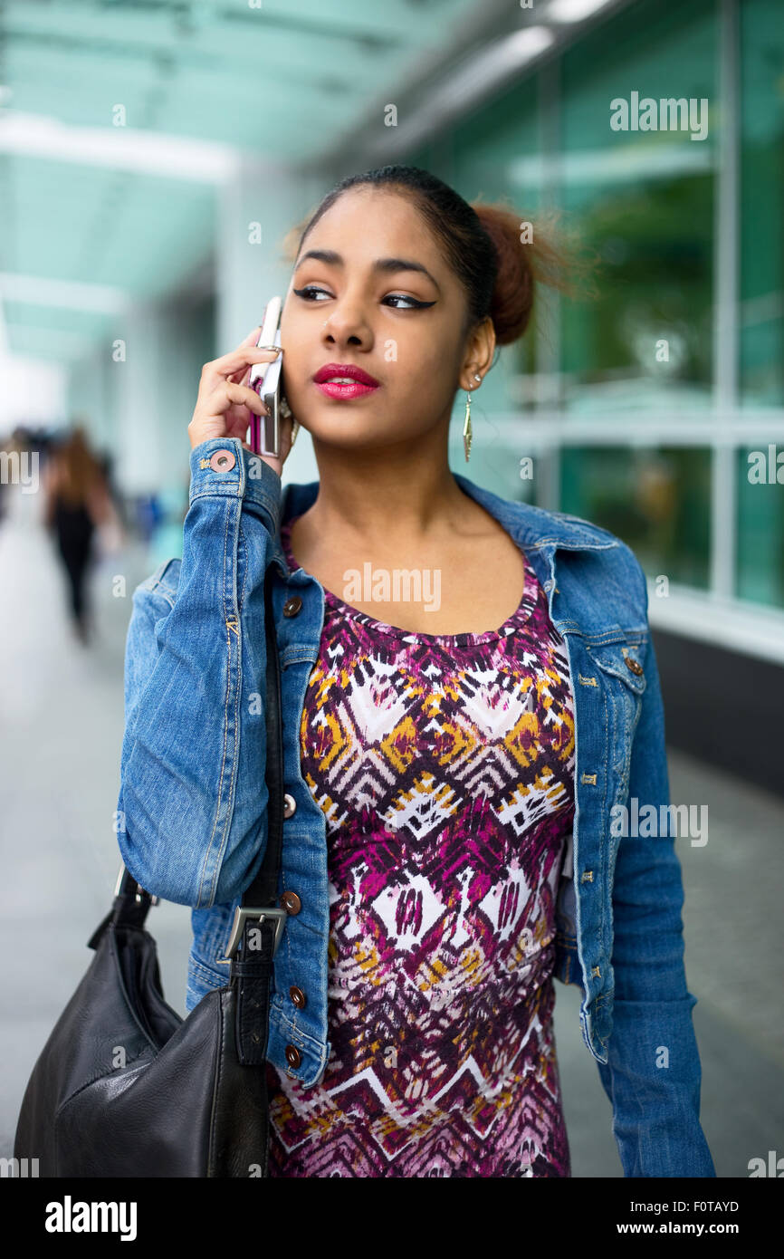 Mobile phone in the street hi-res stock photography and images - Alamy