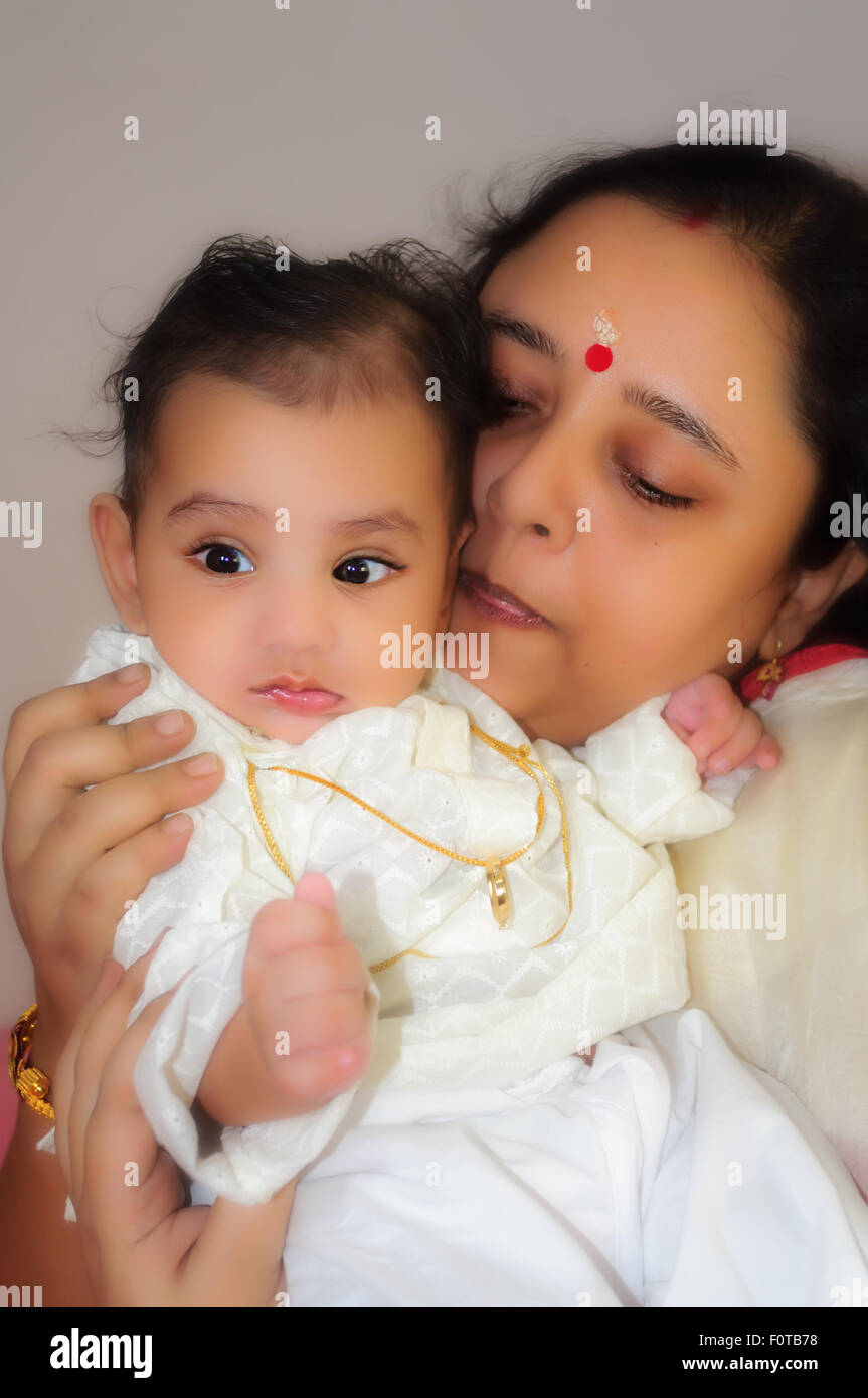 Bengali family hi-res stock photography and images - Alamy