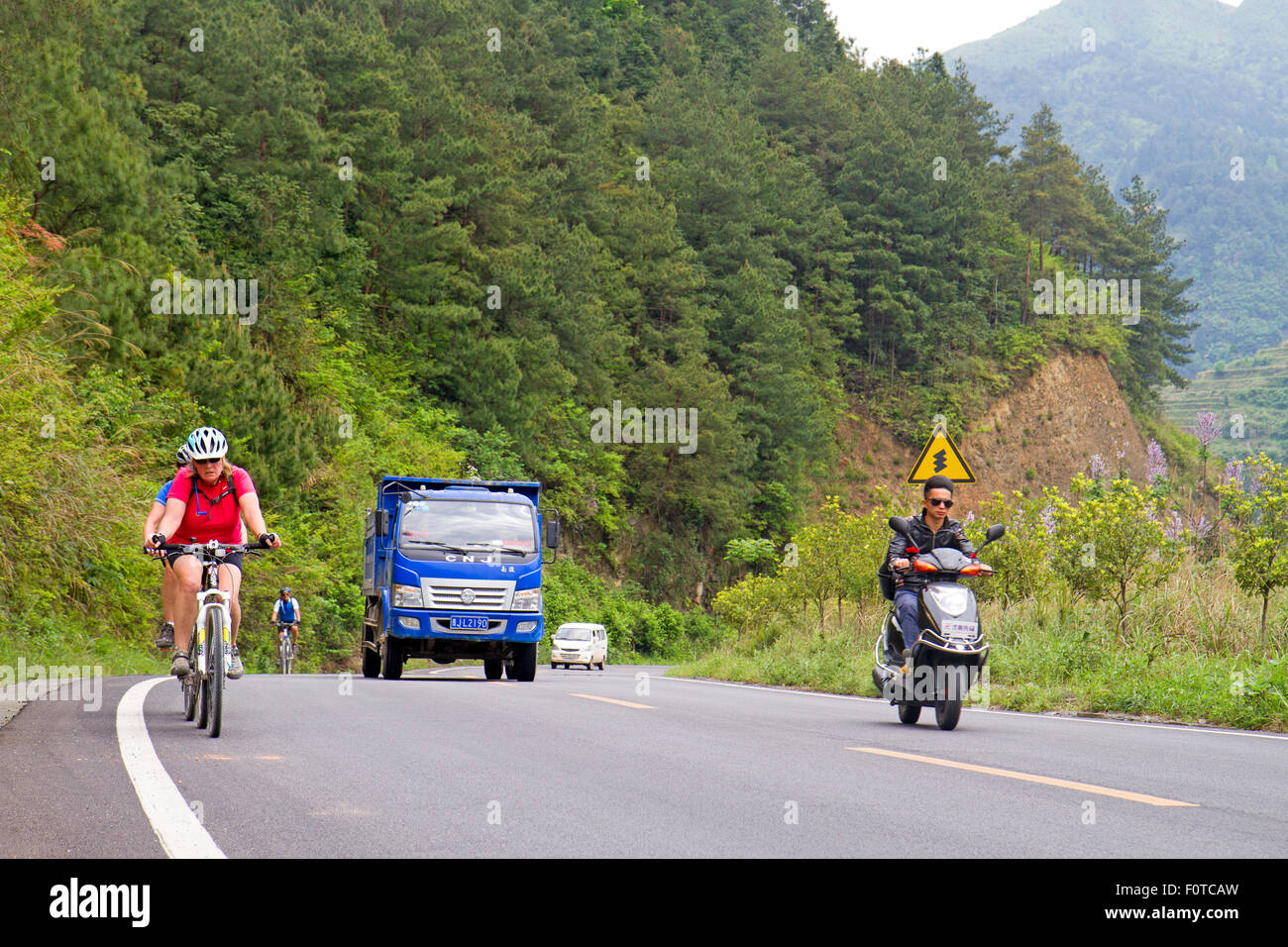 China pass hi-res stock photography and images - Alamy