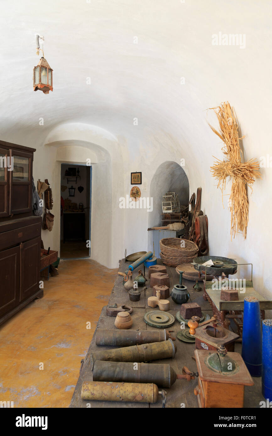 Kitchen island history hi-res stock photography and images - Alamy