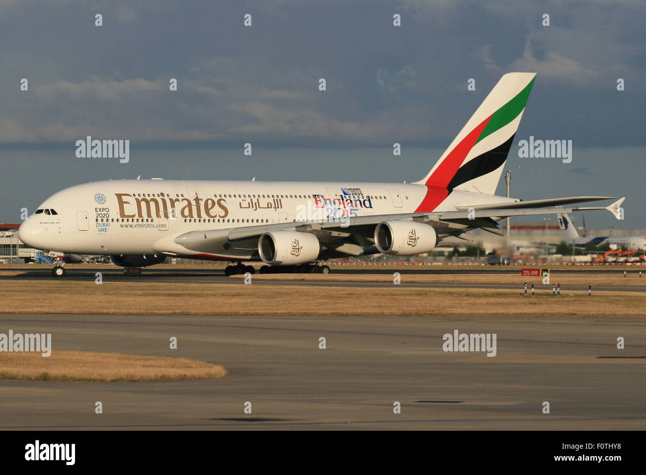 Emirates airbus a380 hi-res stock photography and images - Alamy