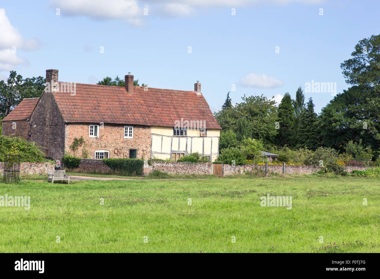 Attractive cottages in the village of Frampton-on-Severn ...