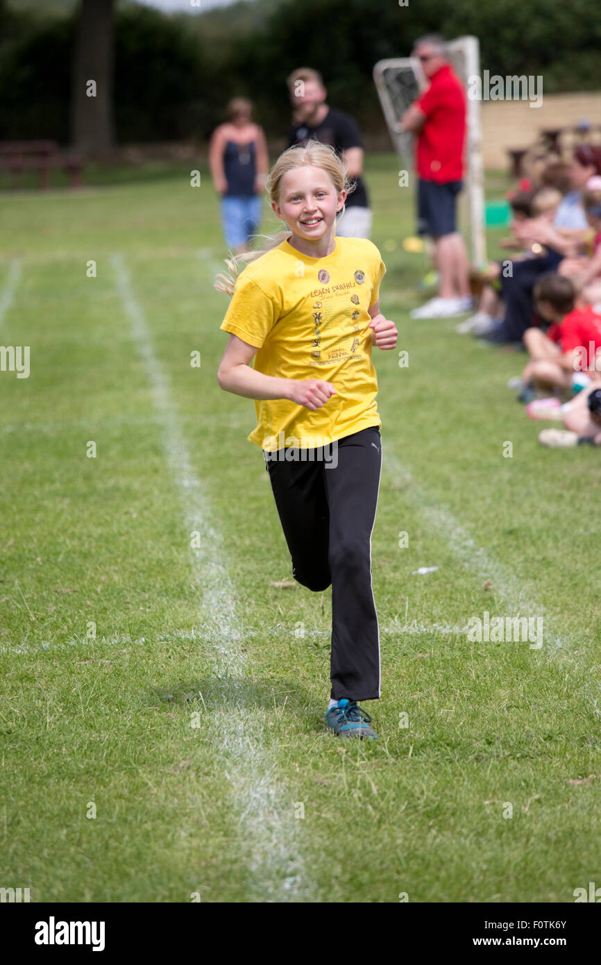 School sports day running race hi-res stock photography and images - Alamy
