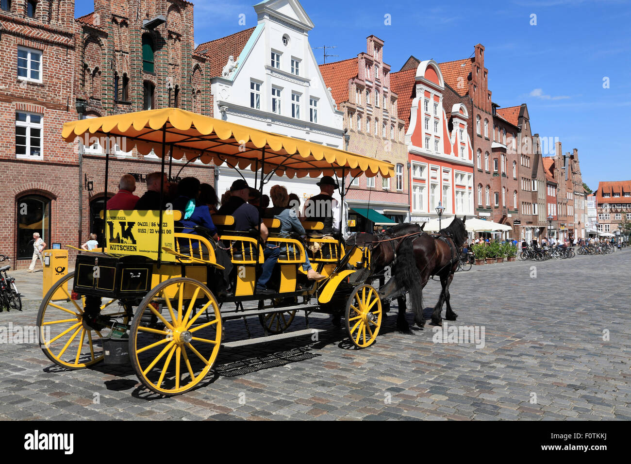 Sightseeing tour by carriage at square Am Sande, Lueneburg, Lüneburg ...