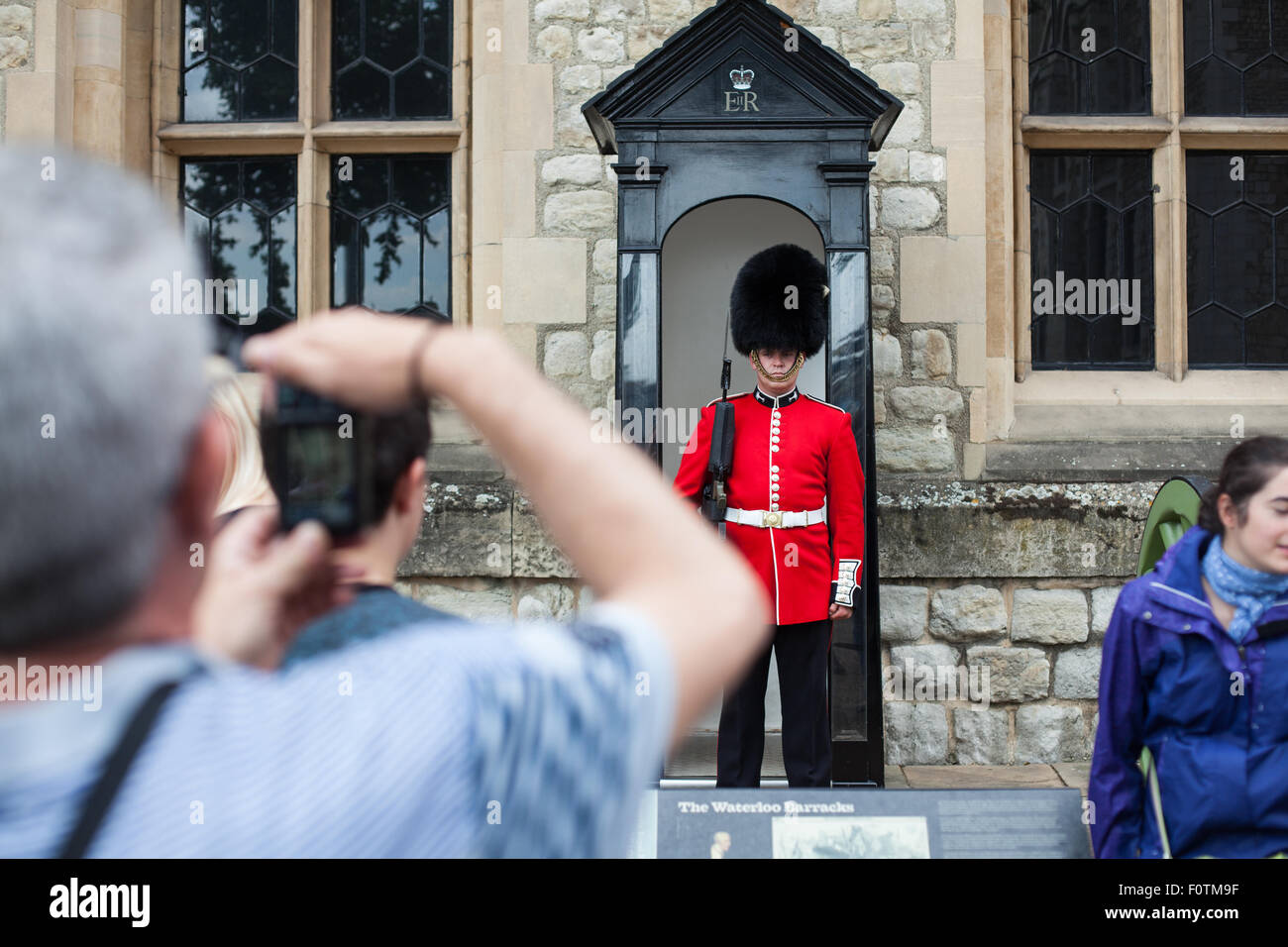 Guard with rifle hi-res stock photography and images - Alamy