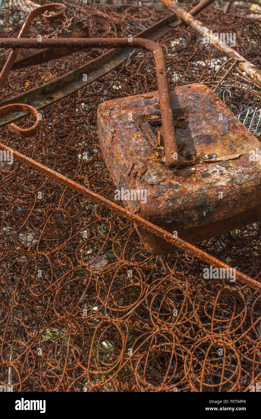 Old rusty mattress springs hi-res stock photography and images - Alamy