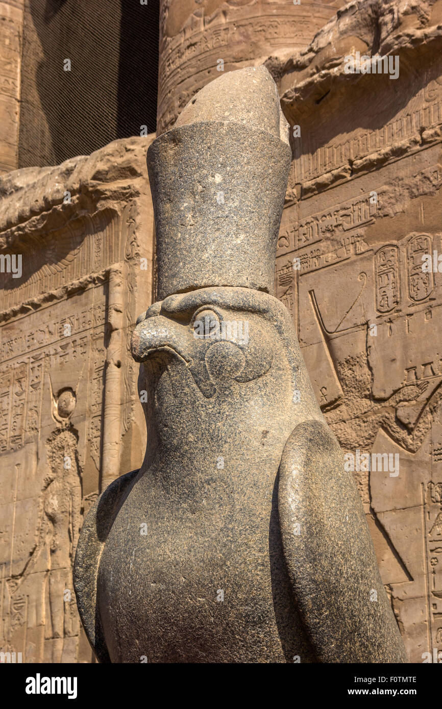 Egyptian god horus hi-res stock photography and images - Alamy
